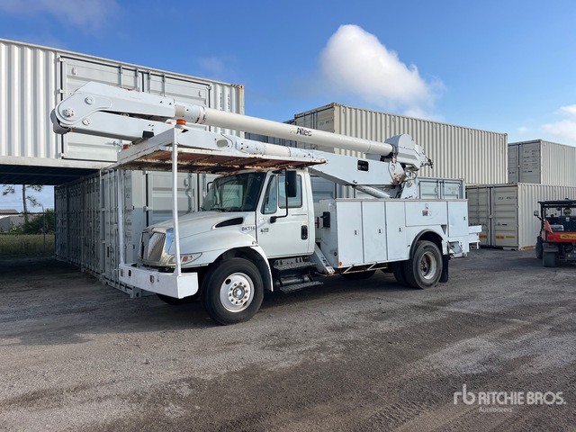 Altec AA755L 55 ft on 2007 International 4300 4x2 Bucket Truck ...