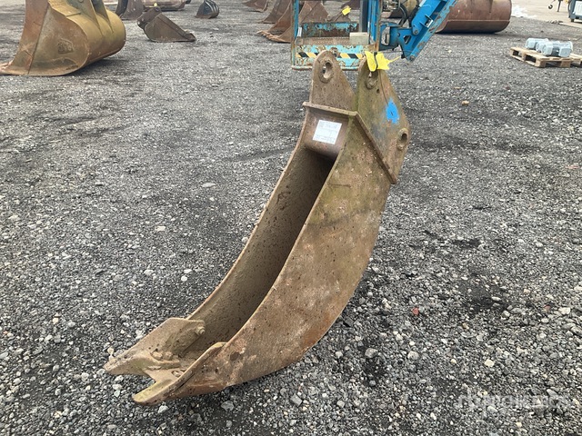 210 mm Digging Excavator Bucket | Ritchie Bros. Auctioneers