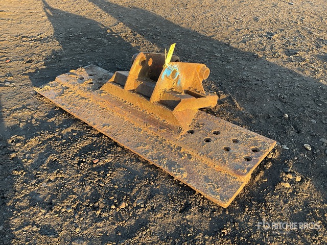 1400 mm Blade Spade Excavator Bucket | Ritchie Bros. Auctioneers