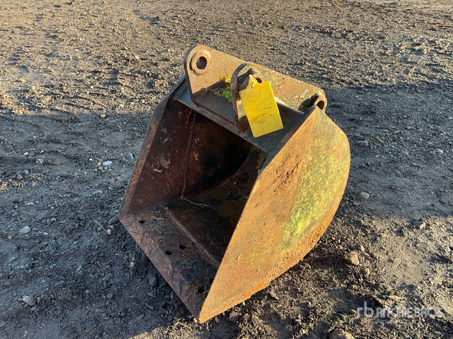 JCB 440 mm Digging Excavator Bucket | Ritchie Bros. Auctioneers