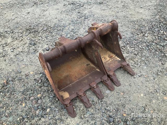 Quantity of (2) 430 mm Digging Bucket, 230 mm Digging Bucket Excavator ...