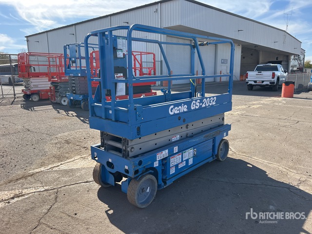 2002 Genie GS2032 Electric Scissor Lift | Ritchie Bros. Auctioneers