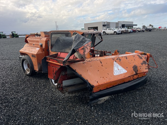 2010 Flory 7678 4x2 Nut Sweeper | Ritchie Bros. Auctioneers
