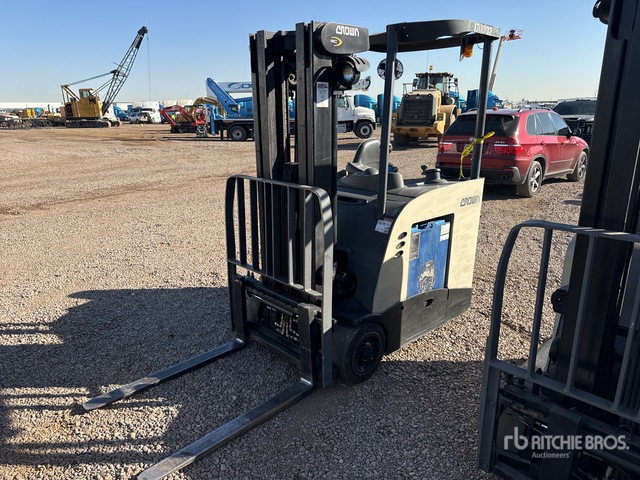 2008 Crown RC5540-40 Electric Forklift | Ritchie Bros. Auctioneers