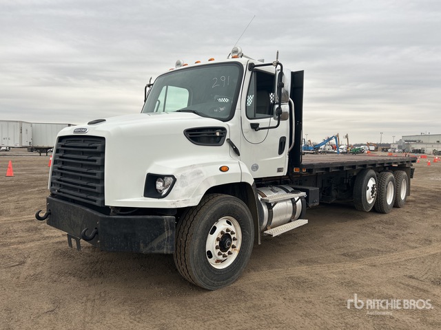 2013 Freightliner 114SD 8x4 Flatbed Truck | Ritchie Bros. Auctioneers