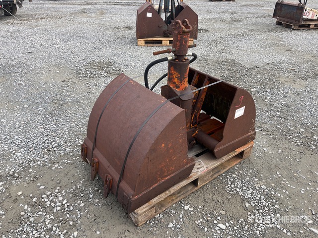 Clamshell Grapple | Ritchie Bros. Auctioneers