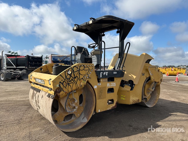 2011 Cat CB54 Double Drum Roller | Ritchie Bros. Auctioneers