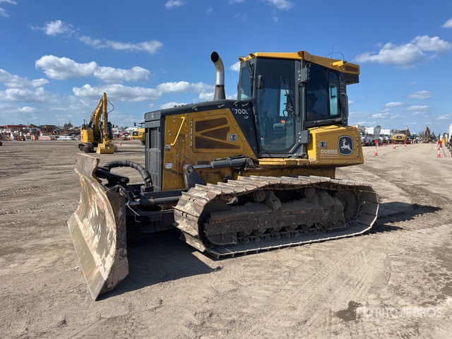 2022 John Deere 700L LGP Crawler Dozer | Ritchie Bros. Auctioneers