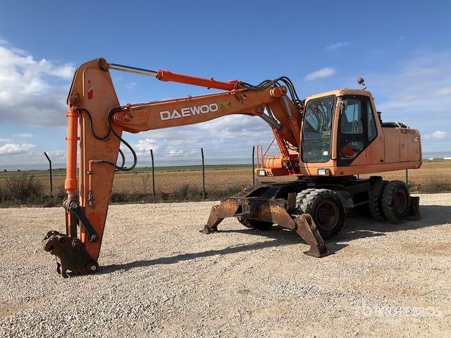 2002 Daewoo Solar 200 Wheel Excavator | Ritchie Bros. Auctioneers
