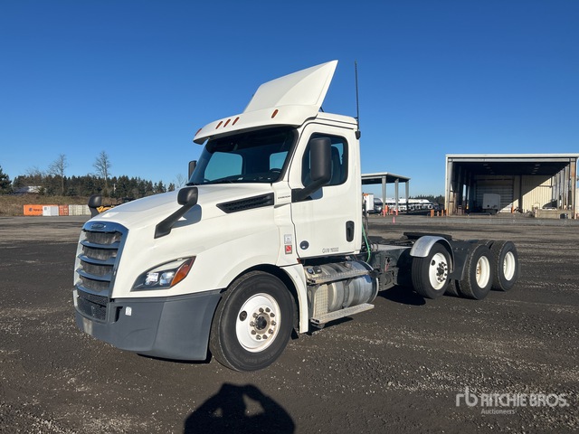 2019 Freightliner Cascadia 126 8x4 Tri/A Day Cab Truck Tractor ...