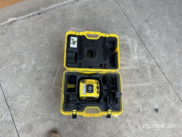 Leica iCON iCG60 Smart Antenna GPS Receiver Kit | Ritchie Bros. Auctioneers