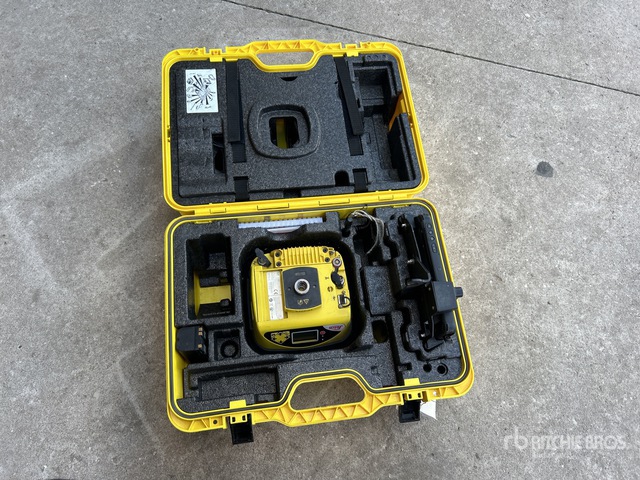 Leica iCON iCG60 Smart Antenna GPS Receiver Kit | Ritchie Bros. Auctioneers