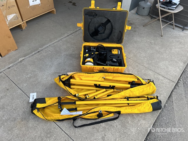 Trimble SPS986 Smart Antenna GPS Receiver Kit | Ritchie Bros. Auctioneers