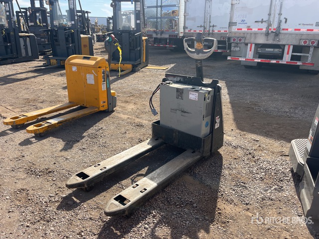 2016 Crown WP304545 4500 lb Pallet Jack | Ritchie Bros. Auctioneers