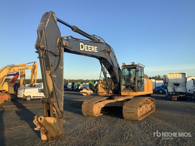 2015 John Deere 380G LC Tracked Excavator | Ritchie Bros. Auctioneers