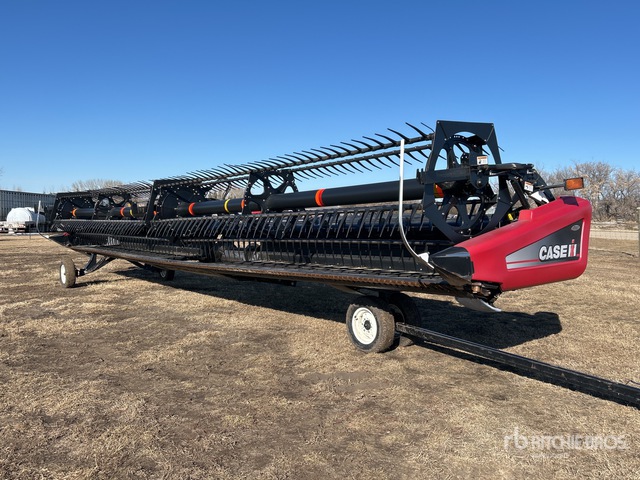 2011 Case IH 2152 40 ft Draper Combine Header | Ritchie Bros. Auctioneers