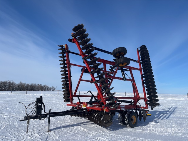 2018 Versatile TD500 40 ft Tandem Disc | Ritchie Bros. Auctioneers