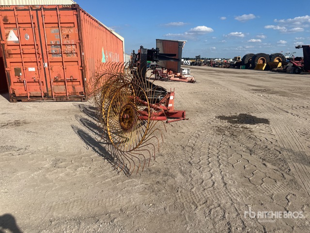 Sitrex RP4 13 ft 3-Point 4 Wheel Hay Rake | Ritchie Bros. Auctioneers