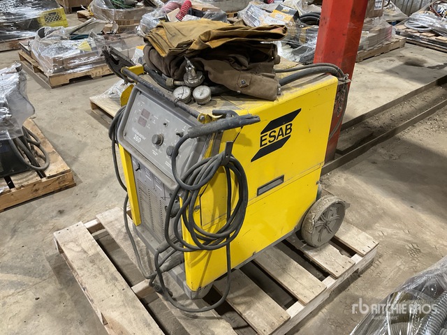 ESAB Multimaster 260 300 A Mobile Multi-Process Soudeuse | Ritchie Bros ...