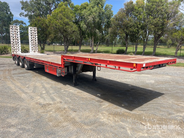 2019 Bullet Trailers 13.3 m Tri/A Step Deck Trailer | Ritchie Bros ...