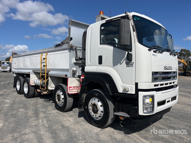 2015 Isuzu FYJ 2000 8x4 Twin-Steer Tipper Truck | Ritchie Bros. Auctioneers