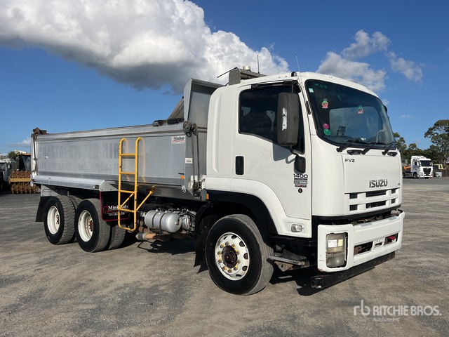 2015 Isuzu FVZ 1400 6x4 T/A Dump Truck | Ritchie Bros. Auctioneers