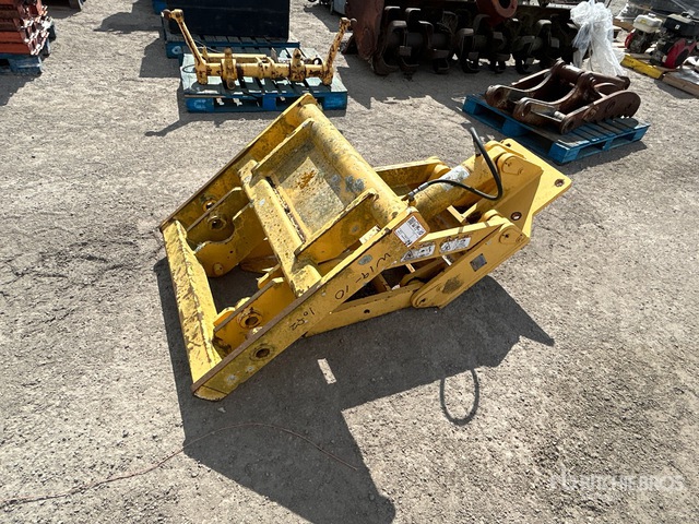Henke 35 in Motor Grader Lift Group | Ritchie Bros. Auctioneers