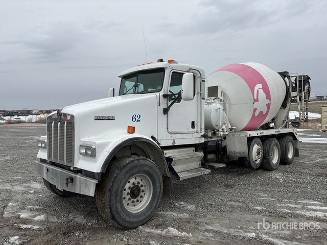 2006 Kenworth W900 10x4 Mixer Truck | Ritchie Bros. Auctioneers