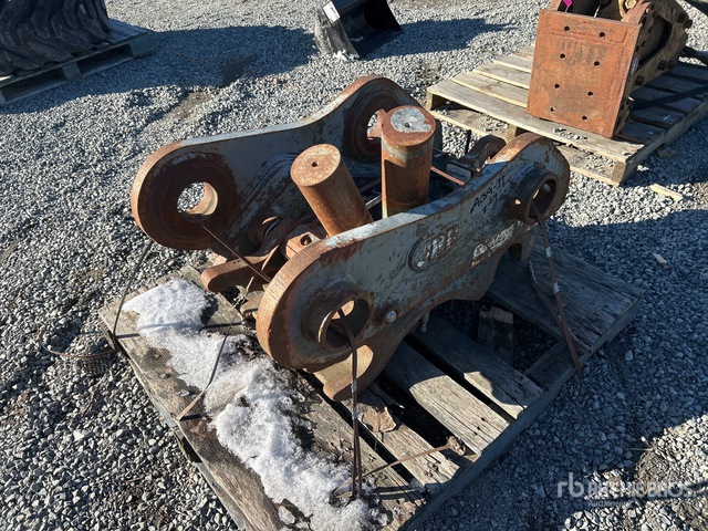 JRB Excavator Coupler - Fits John Deere 350 | Ritchie Bros. Auctioneers