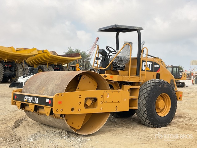 2007 Cat CS-533E Smooth Drum Compactor | Ritchie Bros. Auctioneers