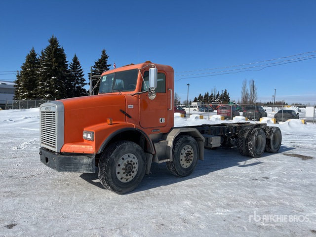 2003 Freightliner FLD112 8x4 Twin-Steer Cabine et châssis | Ritchie ...