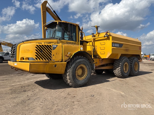 2007 Volvo A25D 5000 gal 6x6 Camion de agua articulado (Inoperable ...