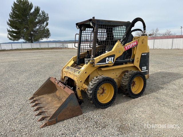 2001 Cat 228 High Flow Skid Steer Loader | Ritchie Bros. Auctioneers