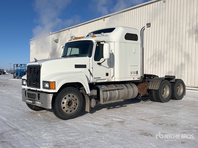 2015 Mack CHU613 Pinnacle 6x4 T/A Sleeper Truck Tractor | Ritchie Bros ...
