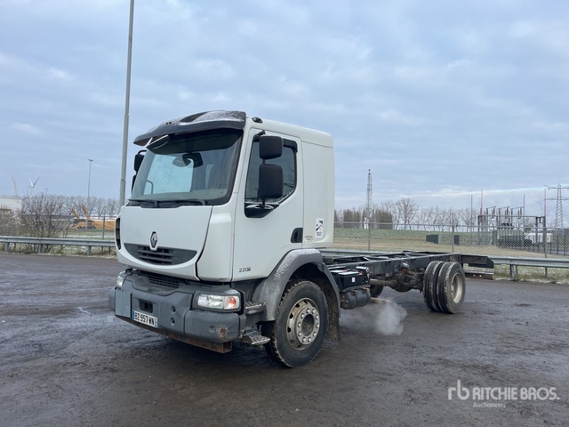 2010 Renault Midlum 220DXI 4x2 Cab and Chassis | Ritchie Bros. Auctioneers
