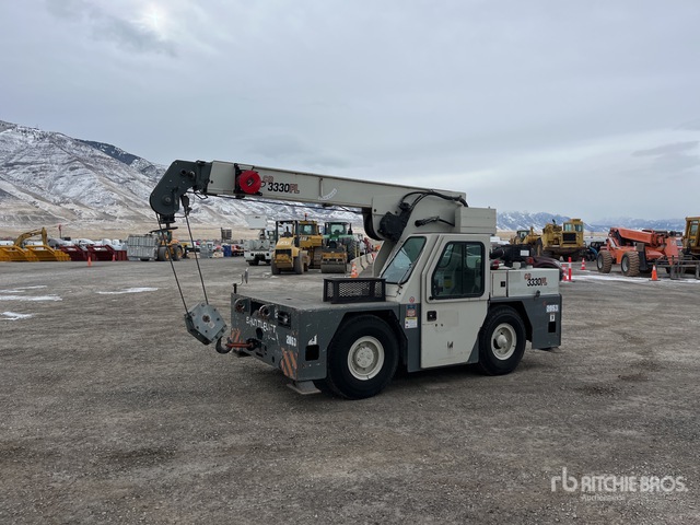 2013 Shuttlelift CD330FL 17000 lb 4x4 Carry Deck Crane | Ritchie Bros ...