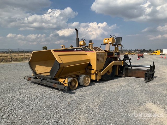 1997 Cat AP-1000 Wheel Pavimentadora / Asphalt Paver | Ritchie Bros ...