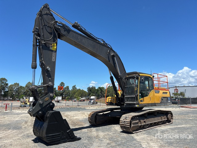2022 Volvo EC300DL Tracked Excavator | Ritchie Bros. Auctioneers