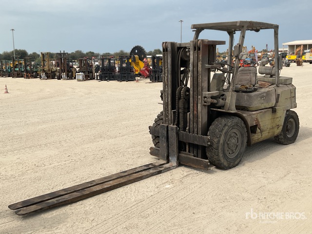 2005 Mitsubishi FD40 4 ton Forklift (Inoperable) | Ritchie Bros ...