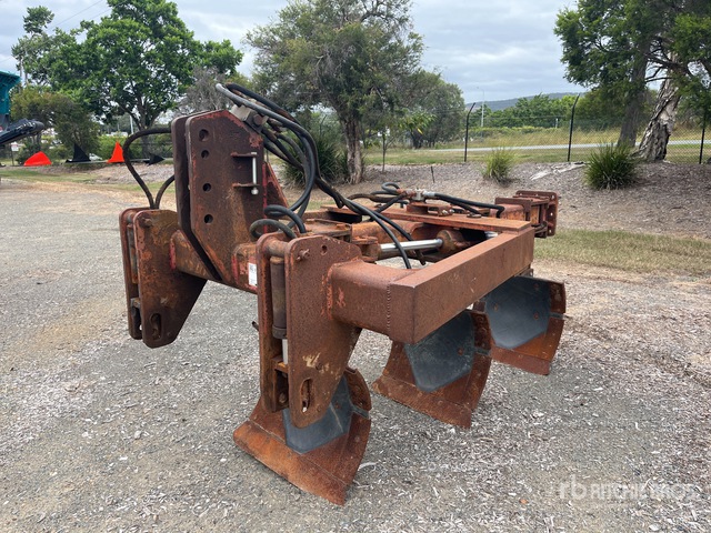 Agricultural Requirements SP3 650 mm 3-Point 3 Bottom Breaking Plow | Ritchie Bros. Auctioneers
