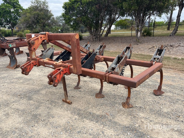 2800 mm 3-Point Chisel Plow | Ritchie Bros. Auctioneers