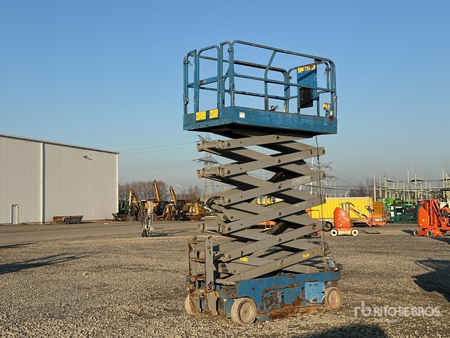 2015 Genie GS4047 Electric Scissor Lift | Ritchie Bros. Auctioneers