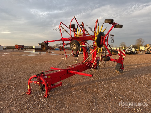 Pottinger Eurotop 771A 6500 mm 3-Point Andaineur Double Rotor Hay Rake ...