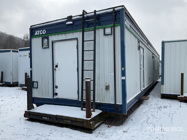 Atco 60 ft x 14 ft Skid-Mounted Command Center Remorque laboratoire ...
