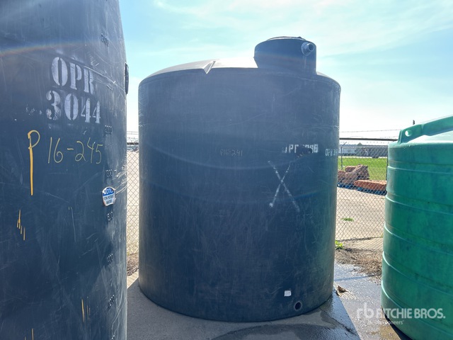 Poly 3000 Gallon Water Tank | Ritchie Bros. Auctioneers