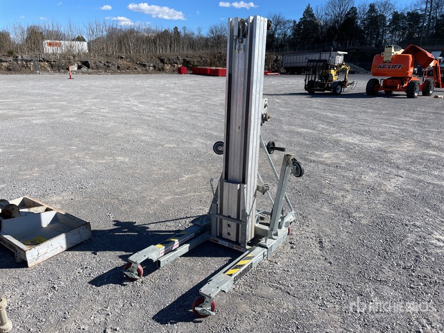 2022 Sumner 2615 Material Hoist | Ritchie Bros. Auctioneers