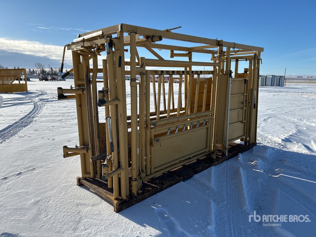 Tuff 12 ft Squeeze Chute | Ritchie Bros. Auctioneers