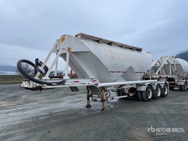 1980 Freuhauf Tri/A B-Train Lead Pneumatic Bulk Trailer | Ritchie Bros ...