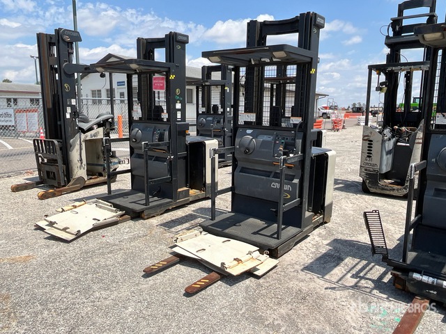 2007 Crown SP3420-30 Order Picker (Inoperable) | Ritchie Bros. Auctioneers