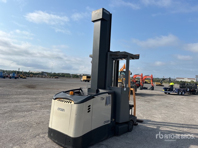 2009 Crown TSP6000-30 3000 lb Turret Man Up Order Picker (Inoperable ...